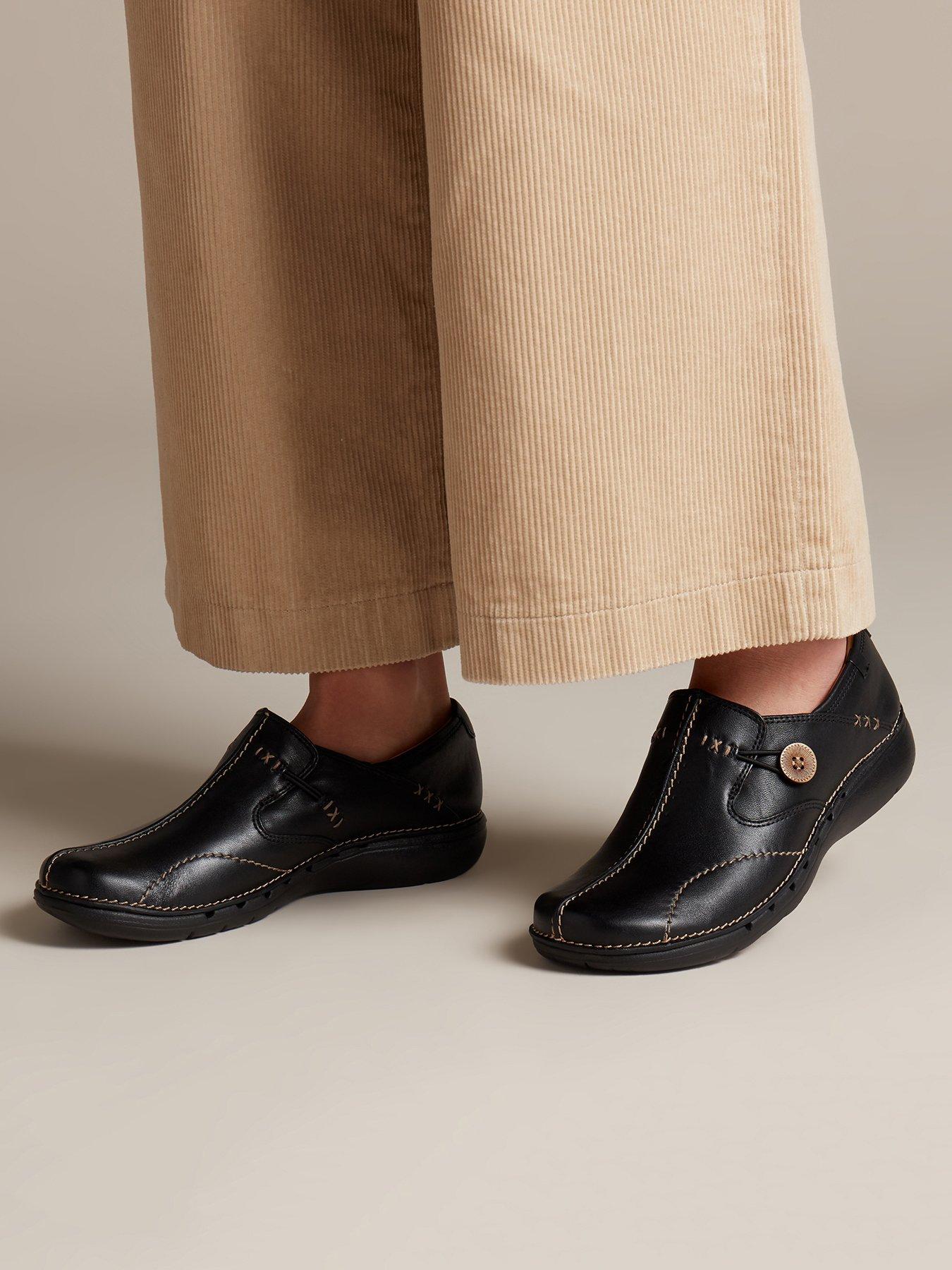 Clarks Un Loop Flat Leather Shoe - Black | Littlewoods