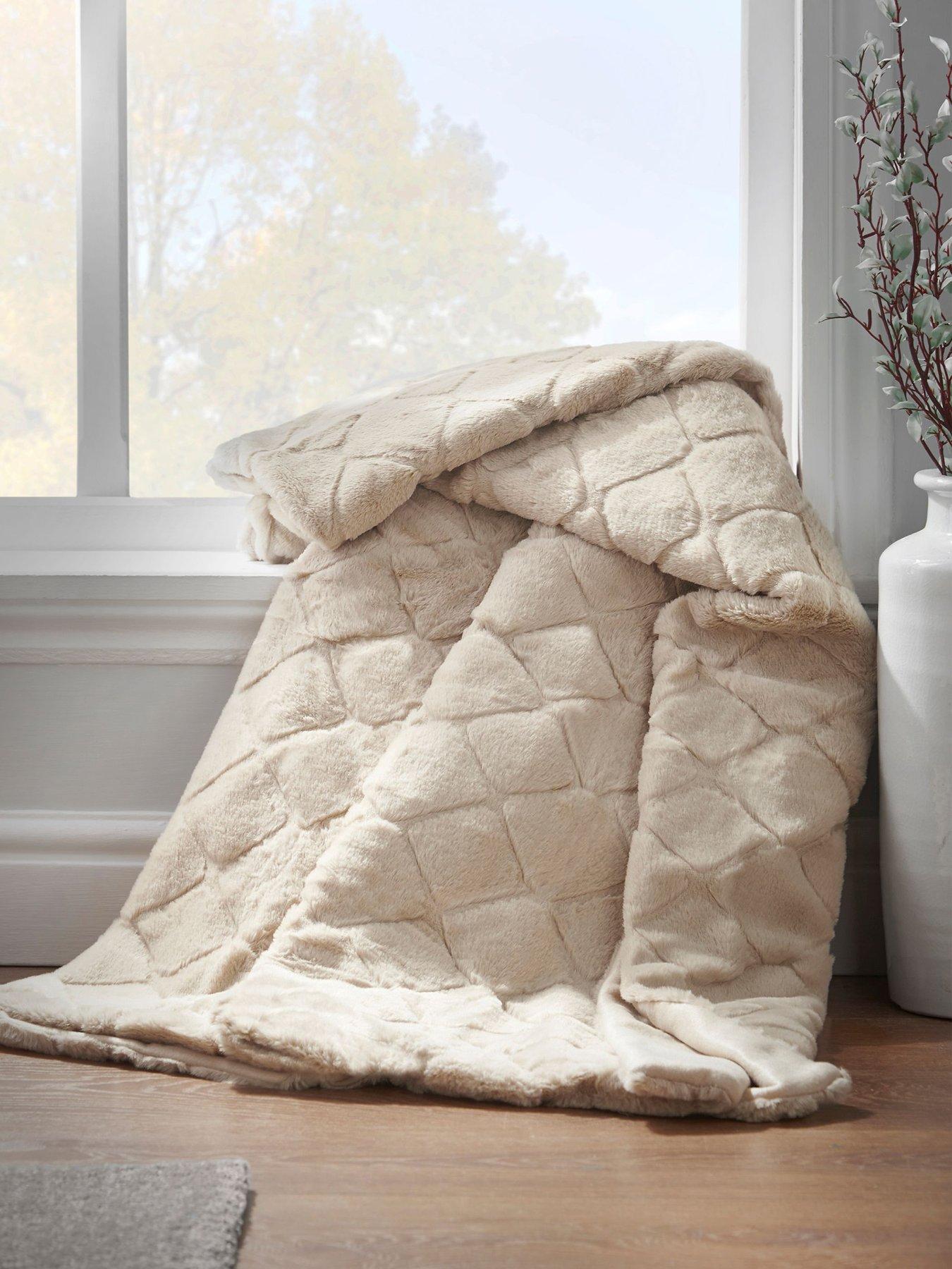 Catherine Lansfield Cosy Diamond Soft Throw - Natural | Littlewoods