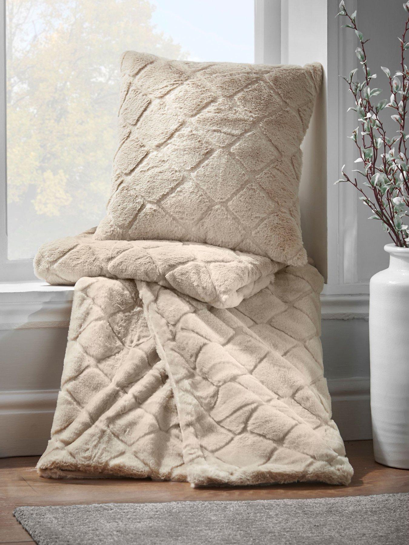 Catherine Lansfield Cosy Diamond Soft Throw - Natural | Littlewoods