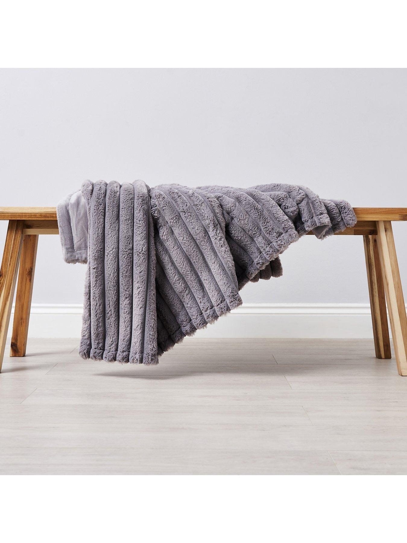 Very Home Chunky Ribbed Throw | Littlewoods
