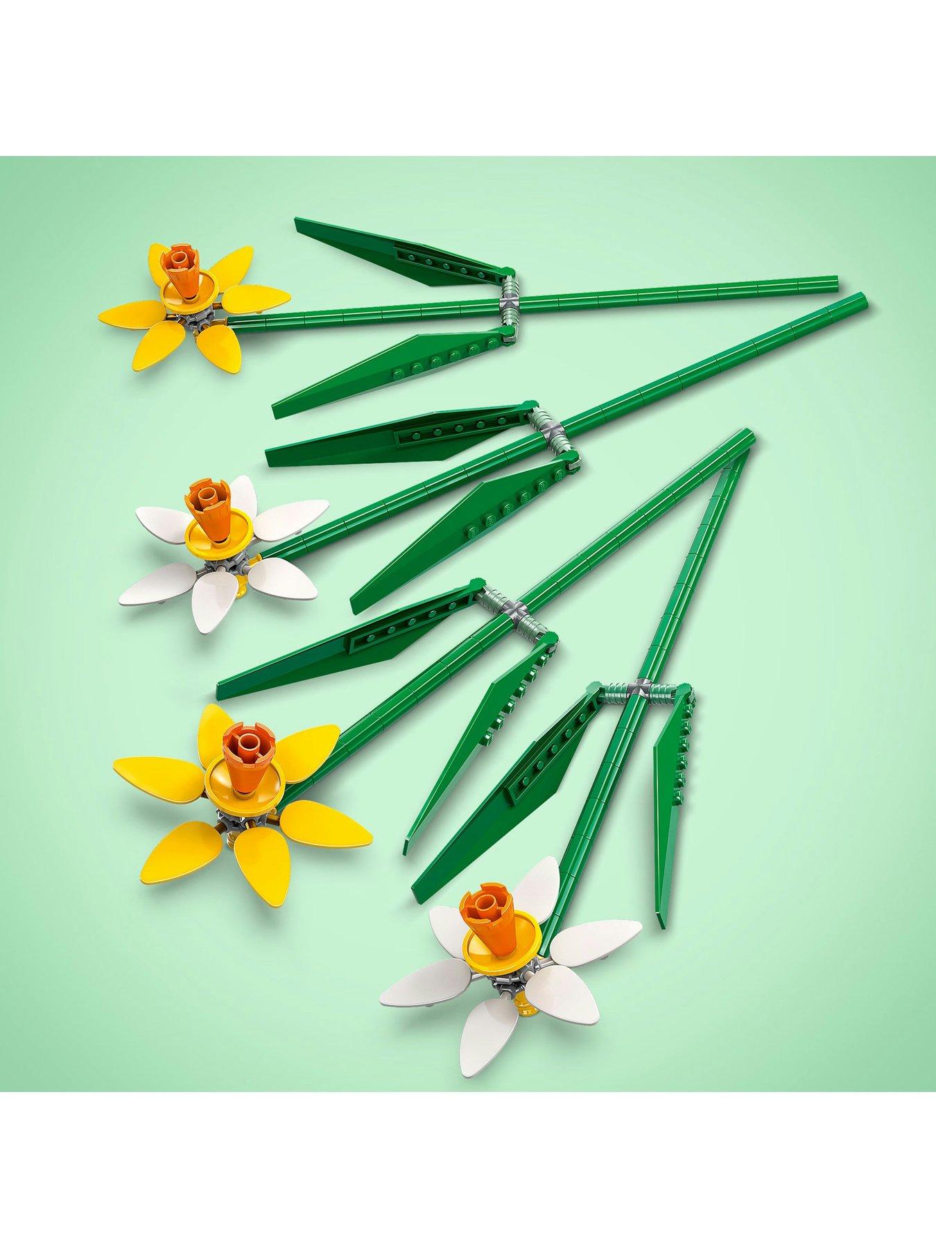 LEGO Botanical Botanicals Daffodils Flower Set 40747 | Littlewoods
