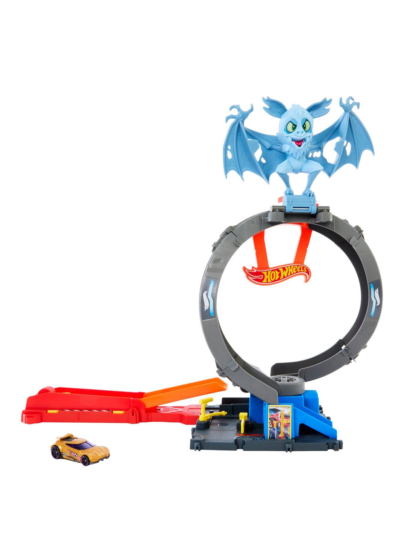 Hot Wheels City Bat Loop Attack Playset with 1:64 Scale Toy Car ...
