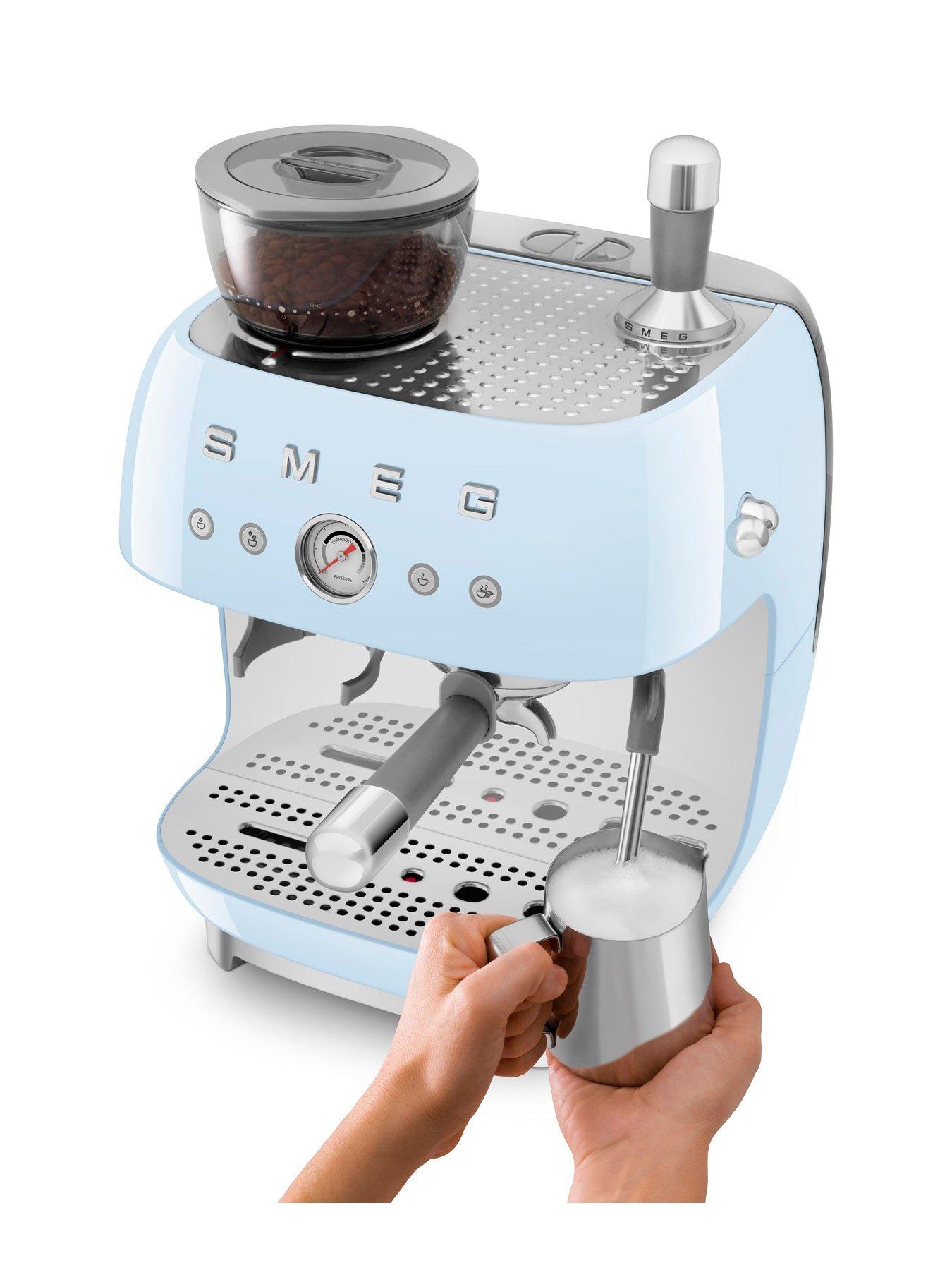 Smeg EGF03 Retro Style Espresso Coffee Machine with Grinder, 2.4L ...