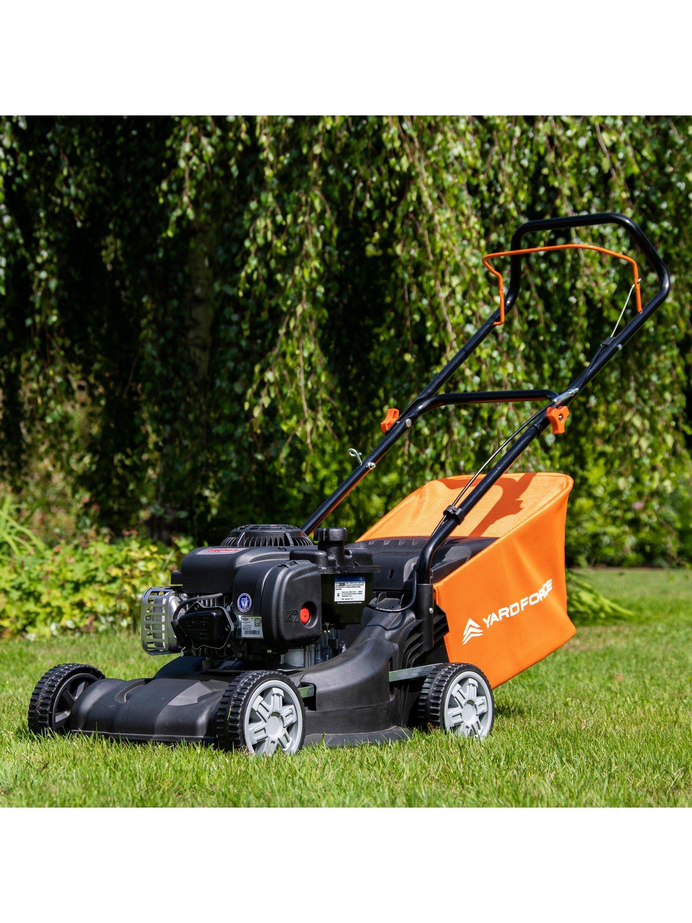 Yard Force 41cm Self-Propelled Petrol Mower | Littlewoods
