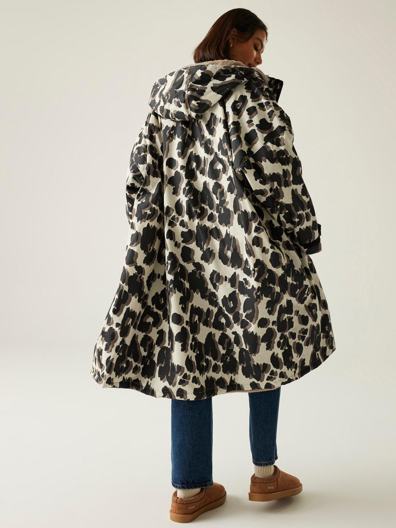 Regatta Womens Waterproof Changing Robe - Leopard Print | Littlewoods