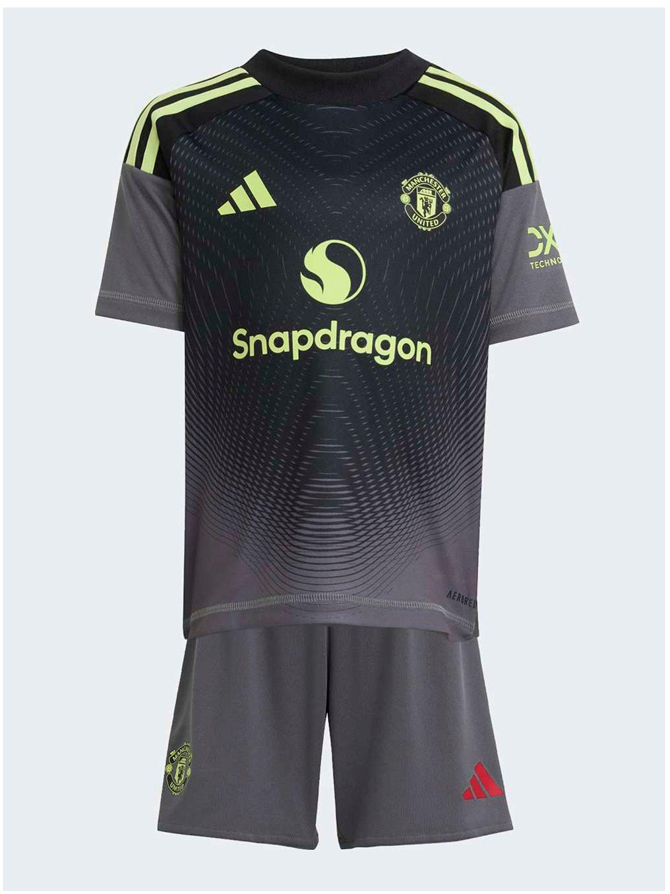 Football Shirts & Kits | Premiership Teams | Boy | goal keeper ...