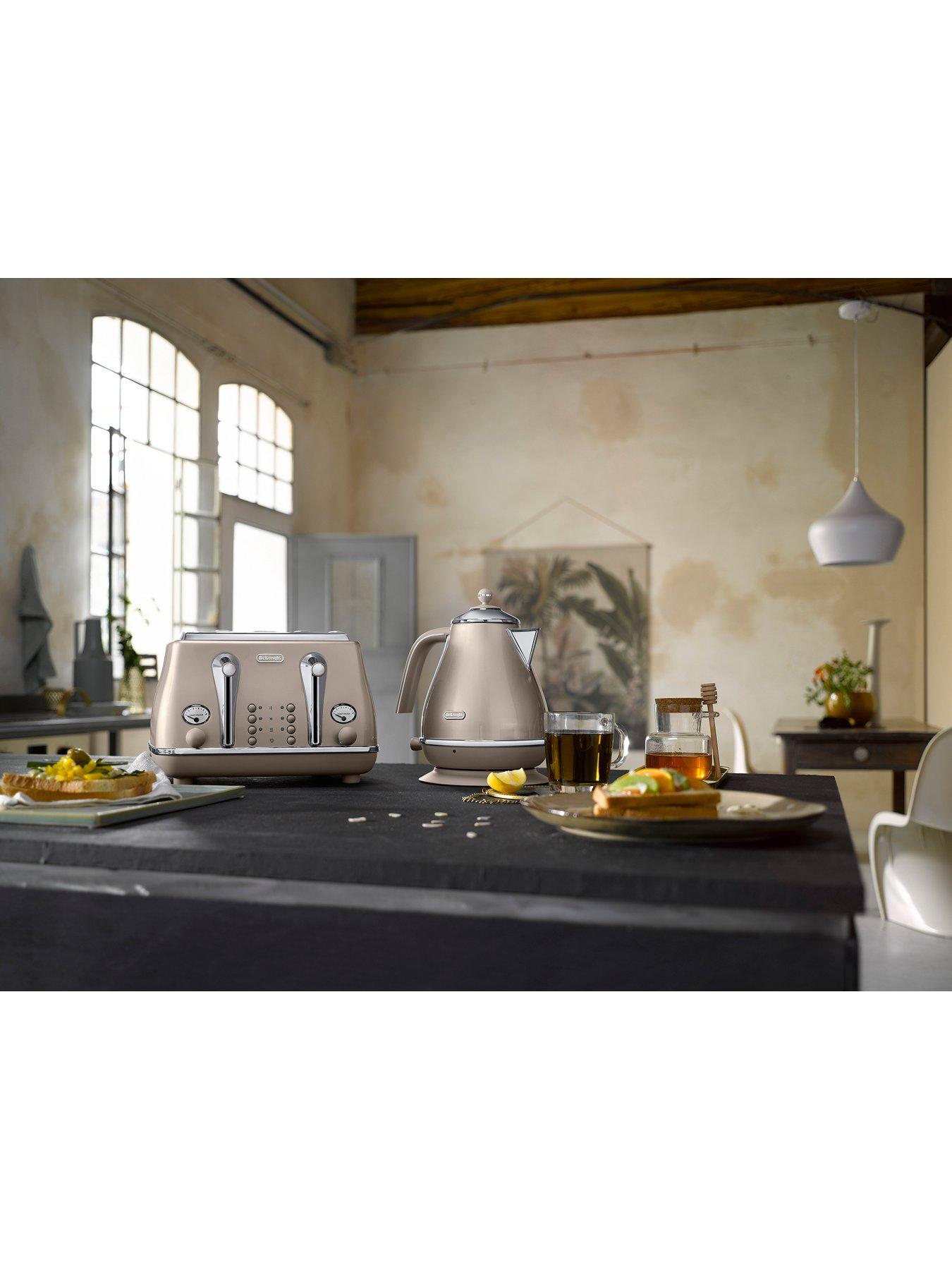 DeLonghi Icona Metallics Kettle - Beige | Littlewoods