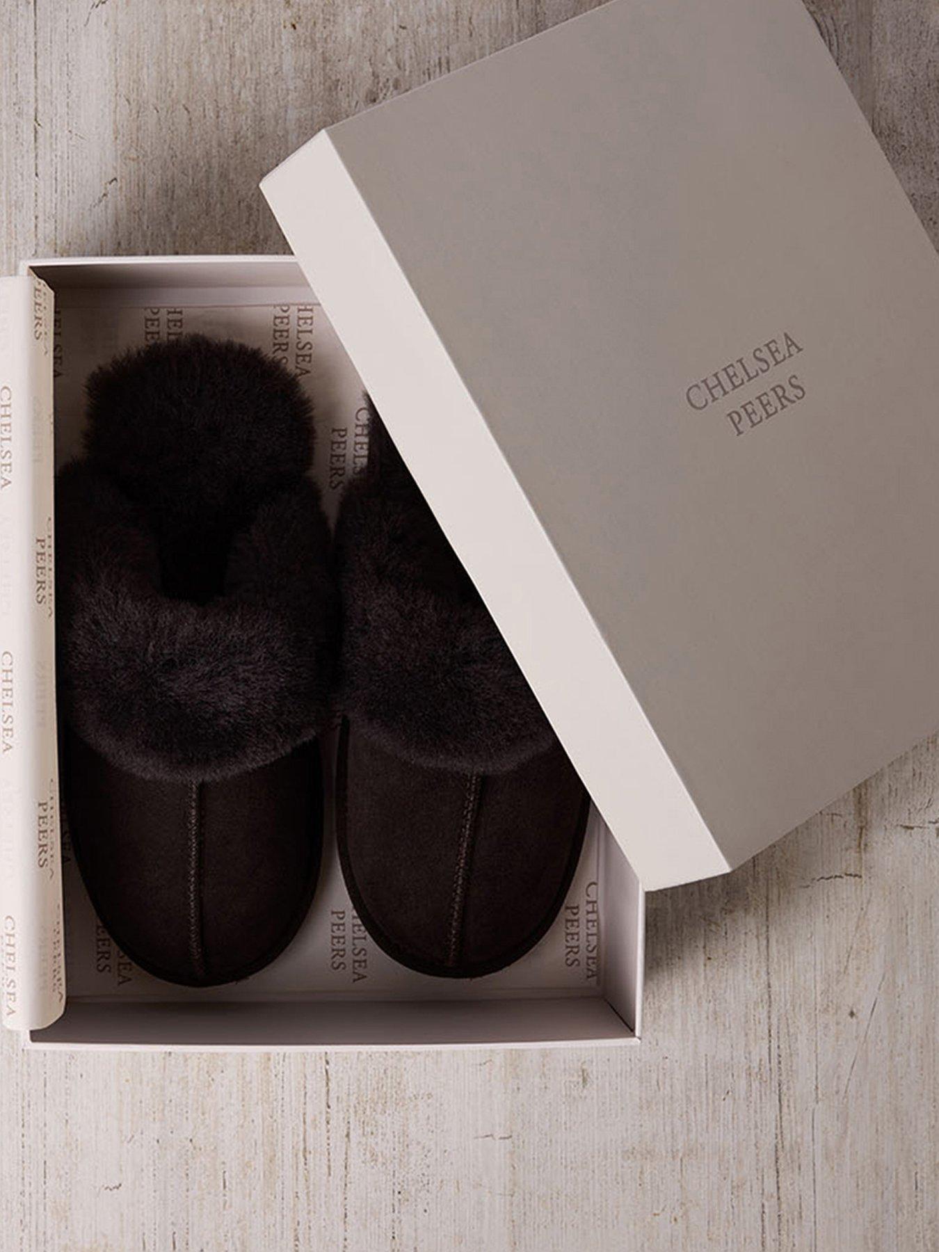 CHELSEA PEERS Womens Dome Slipper In Suede With Shearling Lining ...