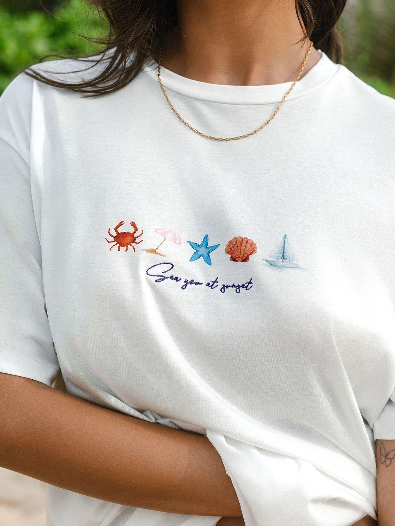 CHELSEA PEERS Oversized Graphic T-Shirt - White | Littlewoods