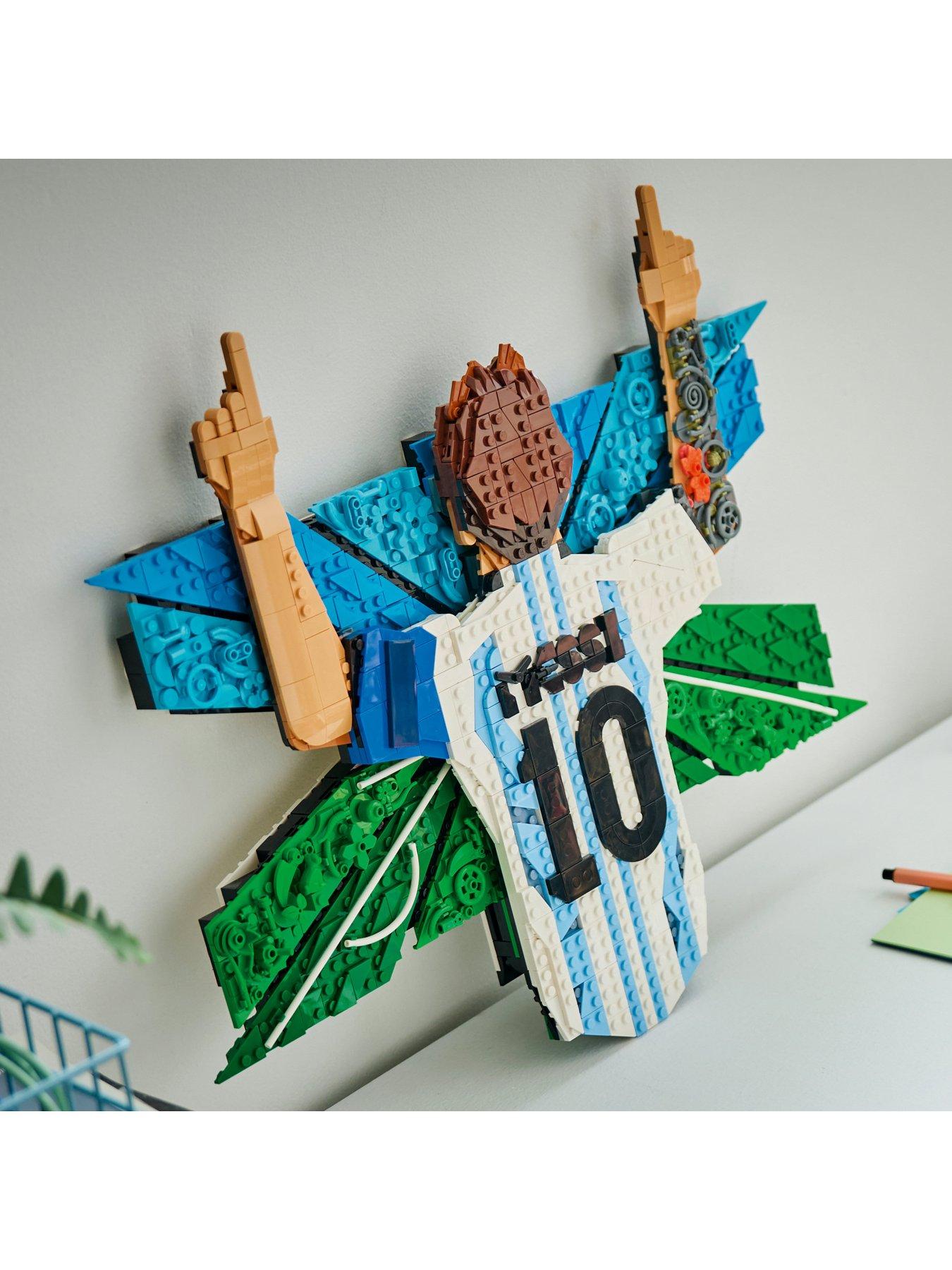 LEGO Editions Lionel Messi – Celebration Building Set 43018 | Littlewoods