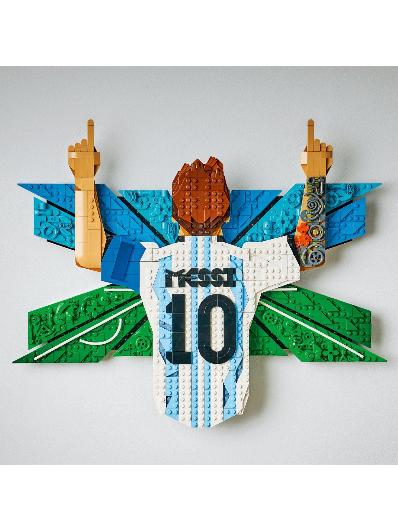 LEGO Editions Lionel Messi – Celebration Building Set 43018 | Littlewoods